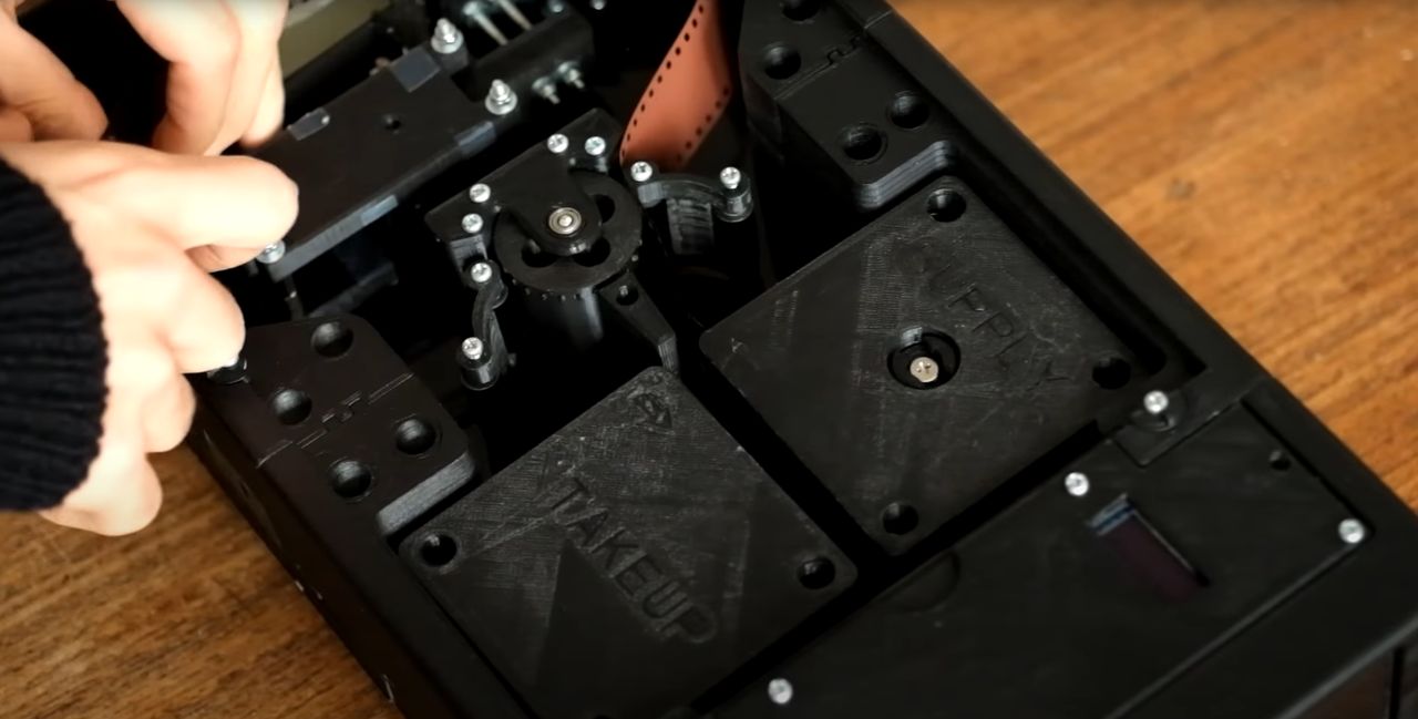 Design of the Week: Analog 35mm Movie Camera « Fabbaloo