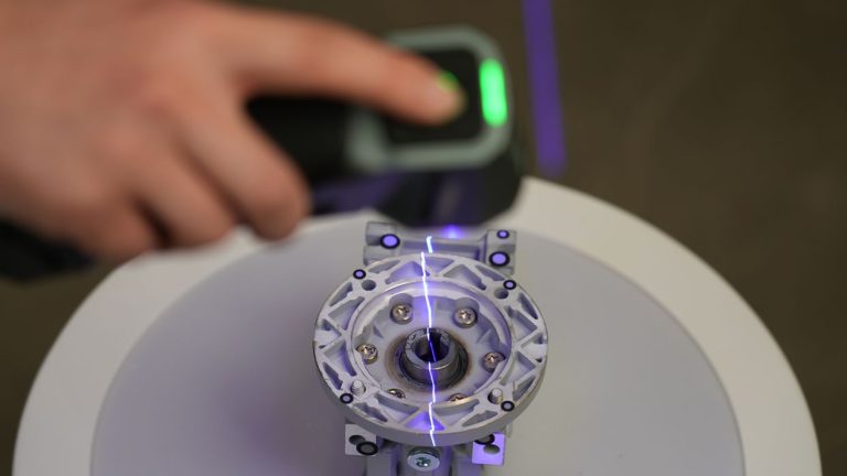 Shining 3D Unveils FreeScan Combo: Lightweight Handheld 3D Scanner with ...