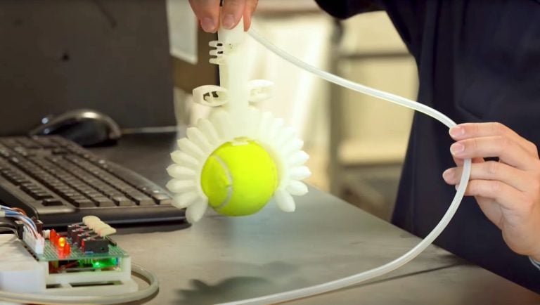 Design of the Week: Robot Gripper « Fabbaloo