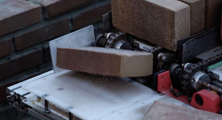 Monumental Revolutionizes Construction with Brick-Laying '3D Printer ...