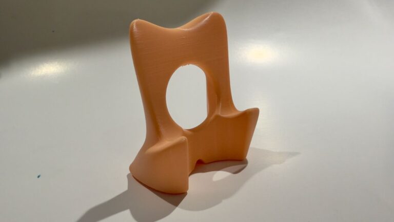Design of the Week: Phone Chair « Fabbaloo